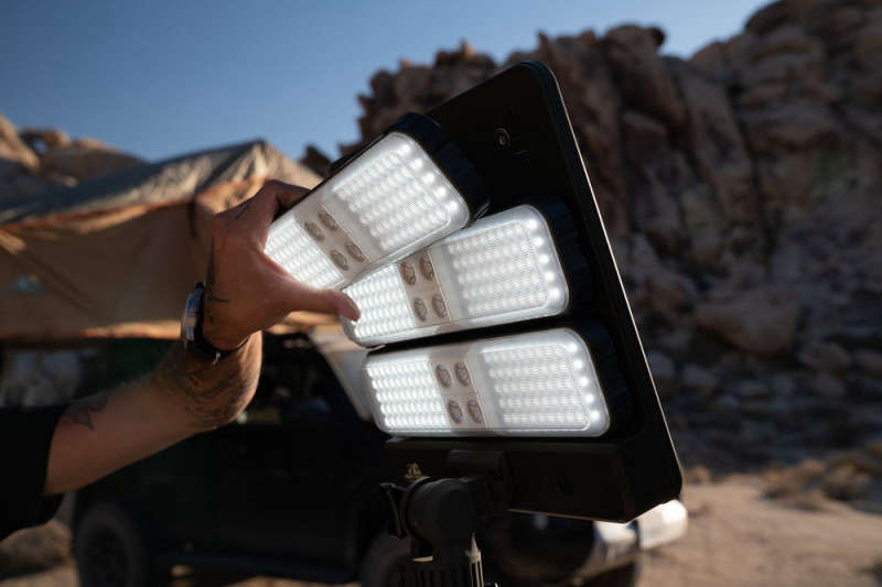 Tuff Stuff Overland TS-4-1001-TUFF Titan 12" Solar Freestanding Light ...