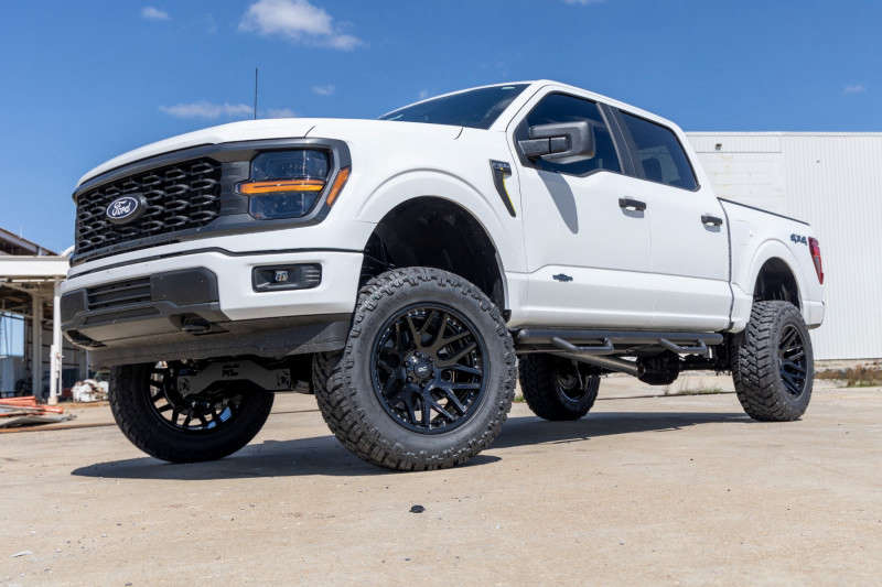 Rough Country 49930-RC 6 Inch Lift Kit (21-24 Ford F-150 | 4WD ...