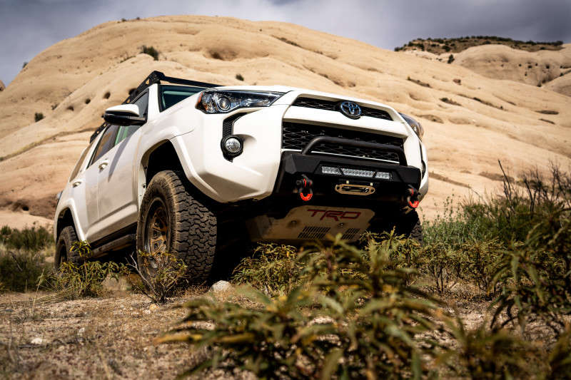 Body Armor 4x4 TR-19339-BA HiLine Series Front Bumper (14-23 Toyota ...