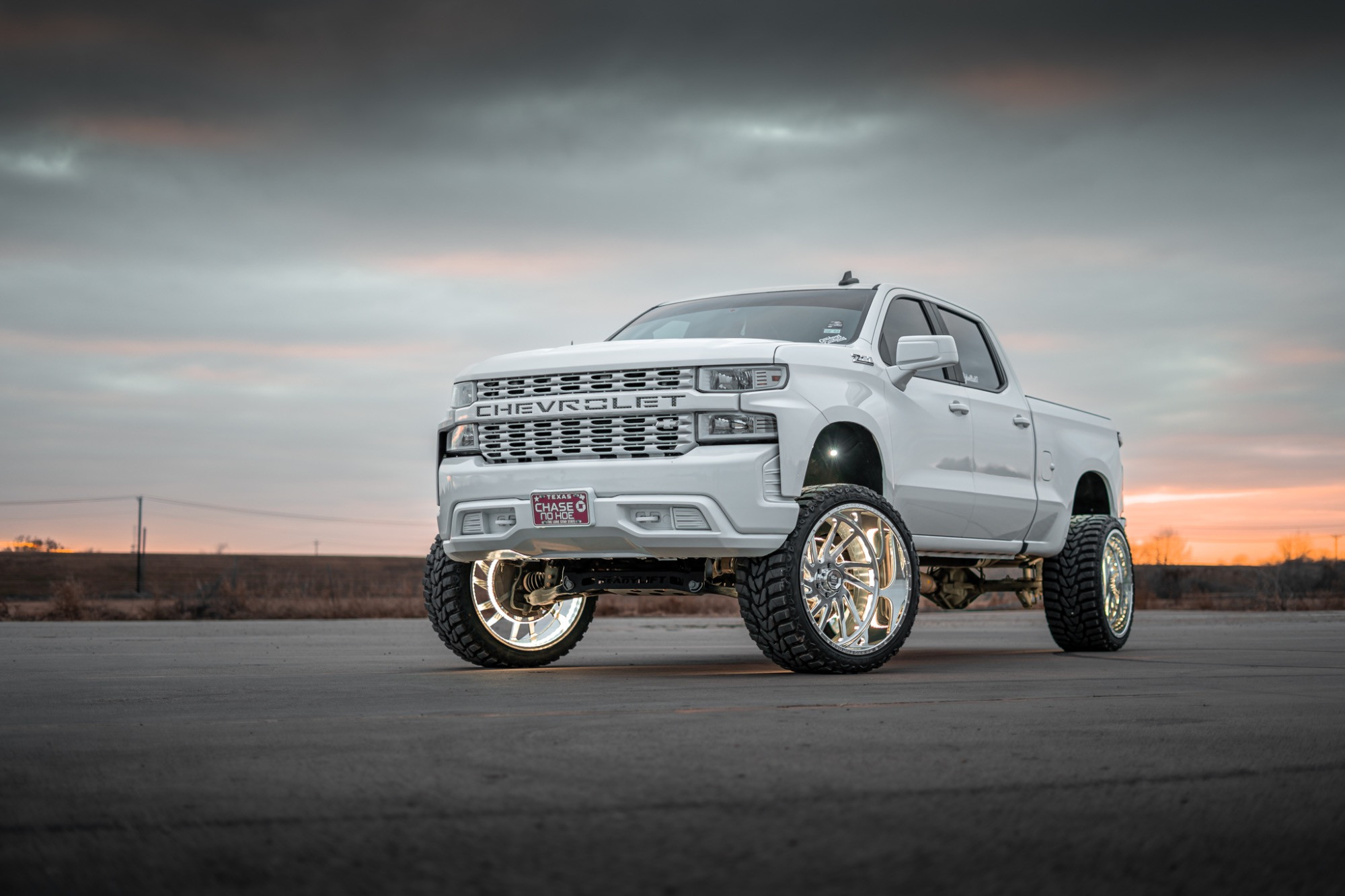 VersaTyre MXT HD Truck Tire Review | Custom Offsets