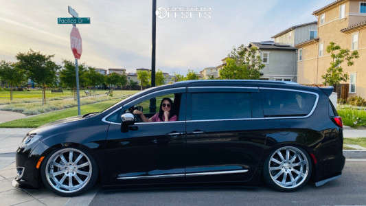 2021 Chrysler Pacifica Image Gallery | Custom Offsets