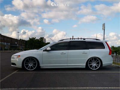 Custom 2014 Volvo XC70 | Truck Photo Gallery | Custom Offsets