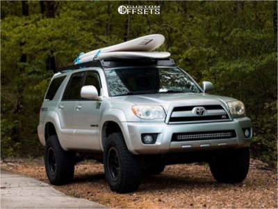 Toyota 4Runner on Method Wheels Image Gallery | Custom Offsets