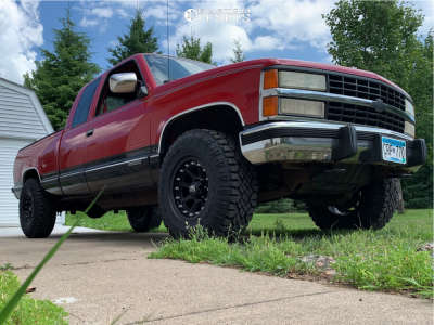 Custom Chevrolet K2500 Image Gallery | Custom Offsets