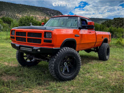 Dodge W250 Image Gallery | Custom Offsets