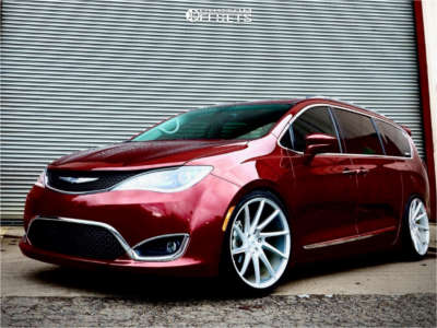 Custom 2007 Chrysler Pacifica | Truck Photo Gallery | Custom Offsets