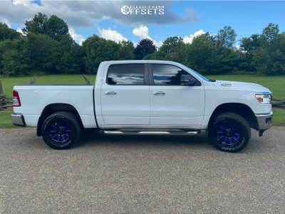 Radar Renegade AT5 33x12.50R20 | RZD0301 | Custom Offsets