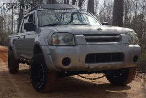 Custom 2004 Nissan Frontier Image Gallery | Custom Offsets