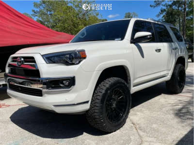 2022 Toyota 4Runner with 17x9 -6 Pro Comp Series 40 and 285/70R17 ...