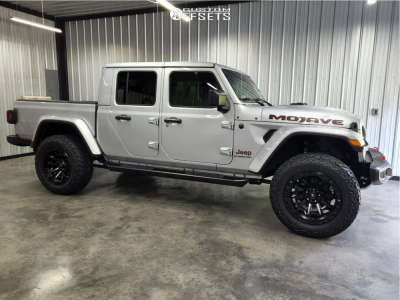 2022 Jeep Gladiator with 20x12 -43 Fuel Assault and 35/12.5R20 ...