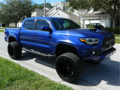 2022 Toyota Tacoma with 22x12 -44 TIS 561MRL and 35/12.5R22 Kenda ...