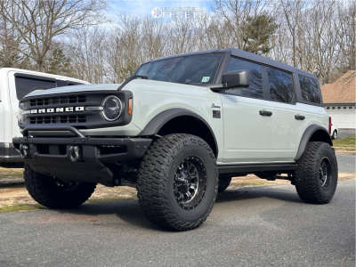 2023 Ford Bronco with 22x12 -51 Vision Rocker and 37/12.5R22 Radar ...