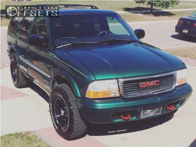 Custom 2001 GMC Jimmy Image Gallery | Custom Offsets