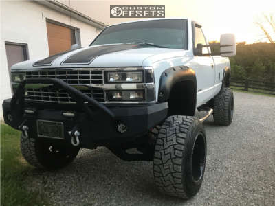Custom 1999 Chevrolet K2500 Image Gallery | Custom Offsets