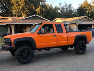 Custom Chevrolet K2500 Image Gallery | Custom Offsets