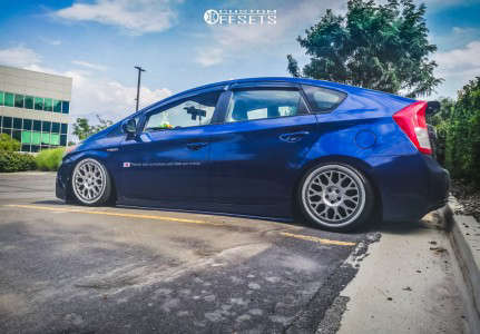 Custom 2008 Toyota Prius | Truck Photo Gallery | Custom Offsets