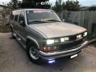 Custom 2000 Chevrolet Suburban Image Gallery | Custom Offsets