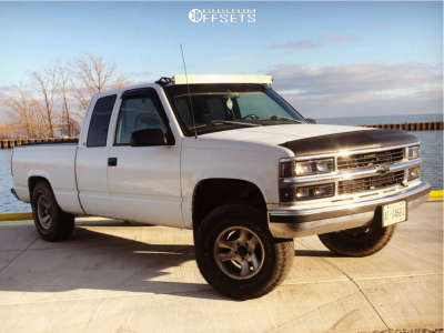 Chevrolet C1500 Image Gallery | Custom Offsets