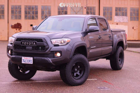 2019 Toyota Tacoma with 17x9 -12 Method Mr315 and 315/70R17 Toyo Tires ...