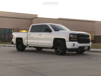 Chevrolet on 31s | Custom Offsets