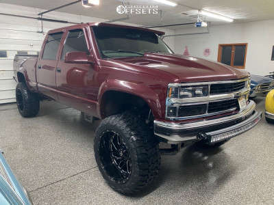 Custom 1999 Chevrolet K2500 Image Gallery | Custom Offsets