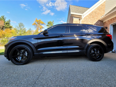 2020 Ford Explorer with 22x8.5 40 Strada Perfetto and 265/40R22 Ironman ...