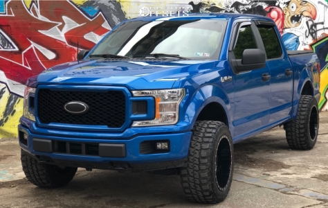 2019 Ford F-150 with 20x12 -44 Moto Metal Mo986 and 33/12.5R20 Federal ...