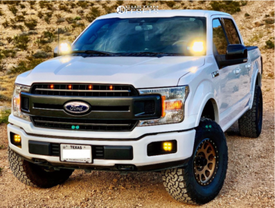 2019 Ford F-150 Wheel Offset Aggressive > 1" Outside Fender Leveling ...