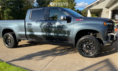 2020 Chevrolet Silverado 1500 with 20x10 -24 Hostile Sprocket and 33/12 ...
