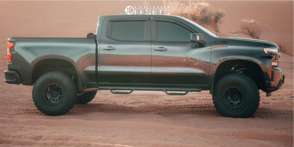 2020 Chevrolet Silverado 1500 with 17x9 -12 Method Mr312 and 37/12.5R17 ...