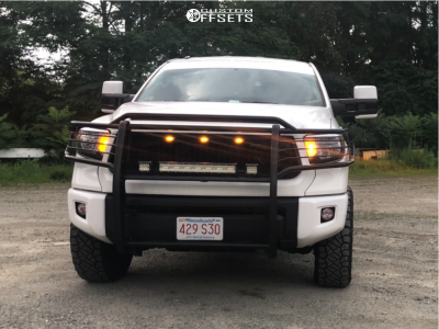 2017 Toyota Tundra with 18x9 0 Pro Comp Series 32 and 275/70R18 Nitto ...
