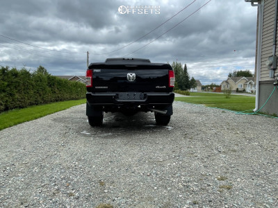 2021 Ram 2500 with 20x10 -24 Fast HD Knuckle and 35/12.5R20 Fuel ...
