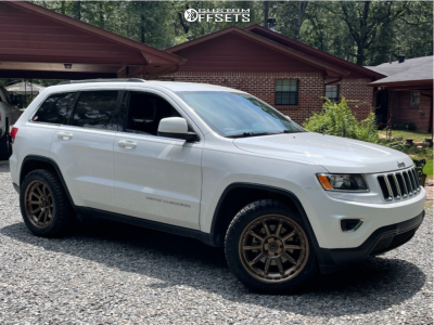 2016 Jeep Grand Cherokee with 20x9 1 Fuel Torque and 265/50R20 Nitto ...
