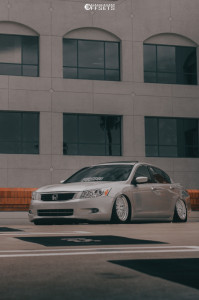 2009 Honda Accord with 18x8.5 30 ESR Sr01 and 215/40R18 Hankook Ventus ...