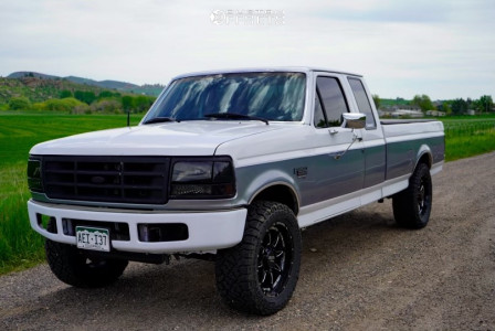 1996 Ford F-250 with 20x10 -18 Moto Metal MO993 and 33/12.5R20 Kenda ...