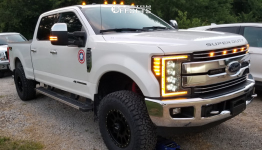 2017 Ford F-250 Super Duty with 18x10 18 Method Mr305 and 35/12.5R18 ...