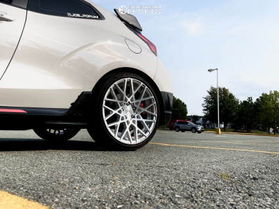 2021 Hyundai Veloster N with 19x8.5 38 Rotiform Blq and 235/35R19 ...