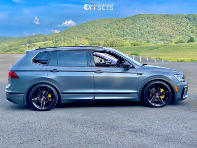 2021 Volkswagen Tiguan with 20x10.5 30 Vossen Vfs5 and 285/35R20 Nexen ...