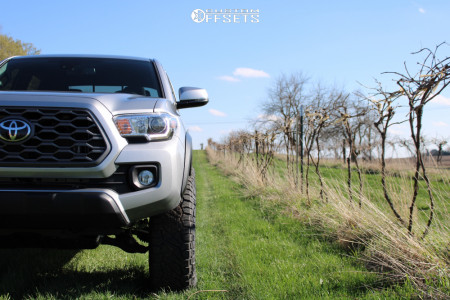 2021 Toyota Tacoma with 17x9 -12 American Racing Ar202 and 285/70R17 ...