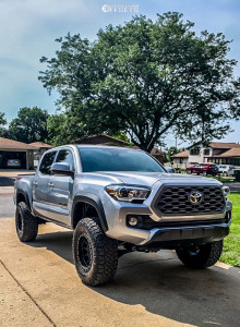 2021 Toyota Tacoma with 17x9 -12 American Racing Ar202 and 285/70R17 ...