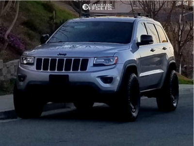 2013 Jeep Grand Cherokee with 18x9 -12 Fuel Ripper and 33/12.5R18 Nitto ...