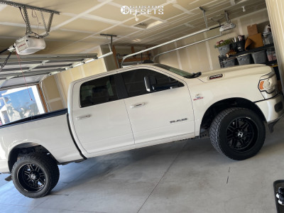 2019 Ram 2500 with 22x10 -25 Hostile Lunatic and 33/11.5R22 Nitto Terra ...