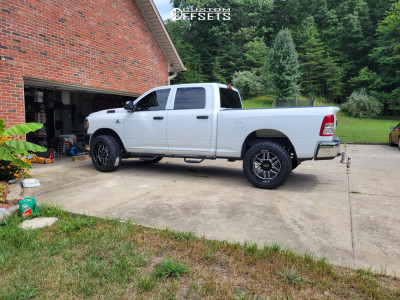 2020 Ram 2500 with 22x10 -18 Moto Metal Mo992 and 35/12.5R22 Radar ...
