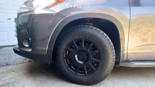 2017 Toyota Highlander with 17x7.5 40 Motegi Mr139 and 255/70R17 Toyo ...