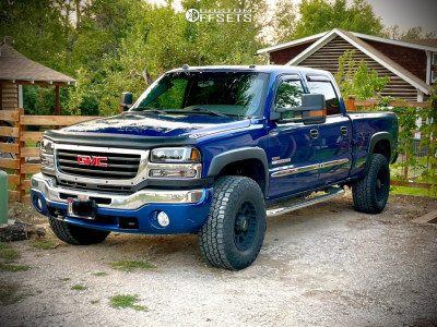 2004 GMC Sierra 2500 HD with 17x9 -6 Pro Comp 7032 and 33/12.5R17 ...