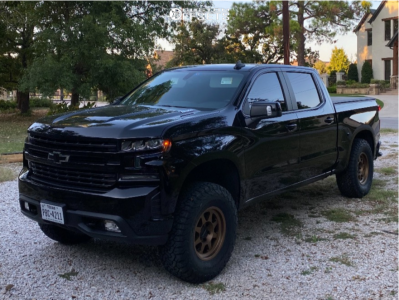 2021 Chevrolet Silverado 1500 with 17x8.5 0 Method Mr701 and 35/12.5R17 ...