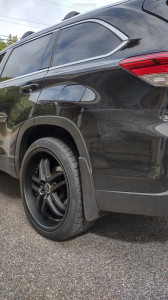 2018 Toyota Highlander with 22x10.5 25 Milanni Kapri and 265/40R22 ...
