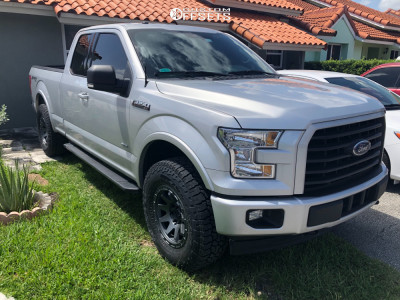 2017 Ford F-150 with 18x9 18 Method Mr317 and 33/12.5R18 Falken ...