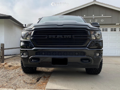 2019 Ram 1500 with 20x9 1 Fuel Tactic and 33/12.5R20 Fuel Gripper Mt ...