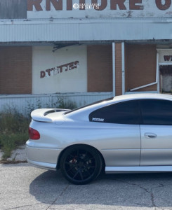 2004 Pontiac GTO with 19x8.25 38 Verde Axis and 235/35R19 Kumho Ecsta ...